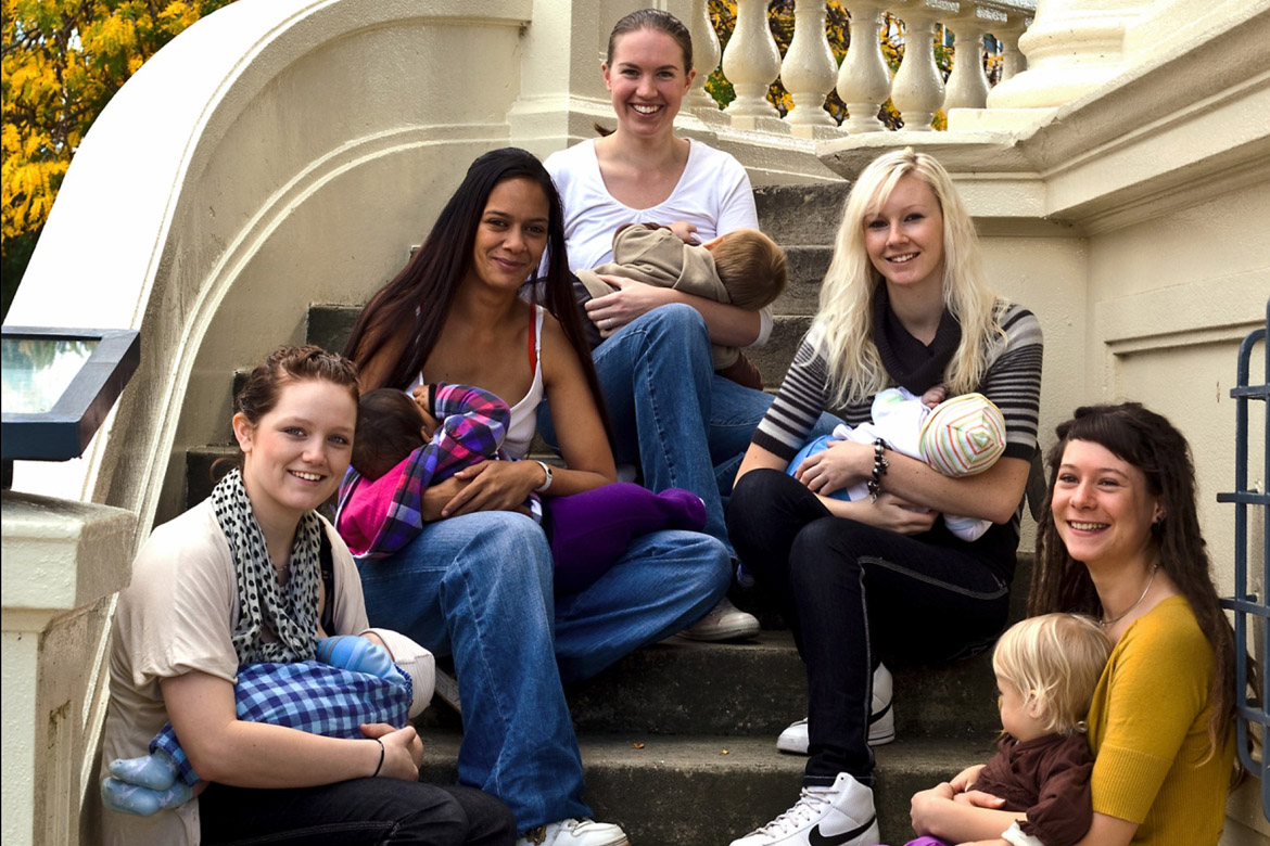 Big Latch On Connecting Isolated Families - The Natural Parent Magazine