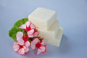 How to make solid shampoo and conditioner bars - The Natural Parent ...