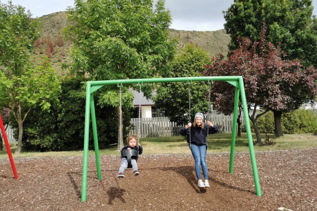 Parenting with two hands (aka "Solo Parenting") - The Natural Parent ...